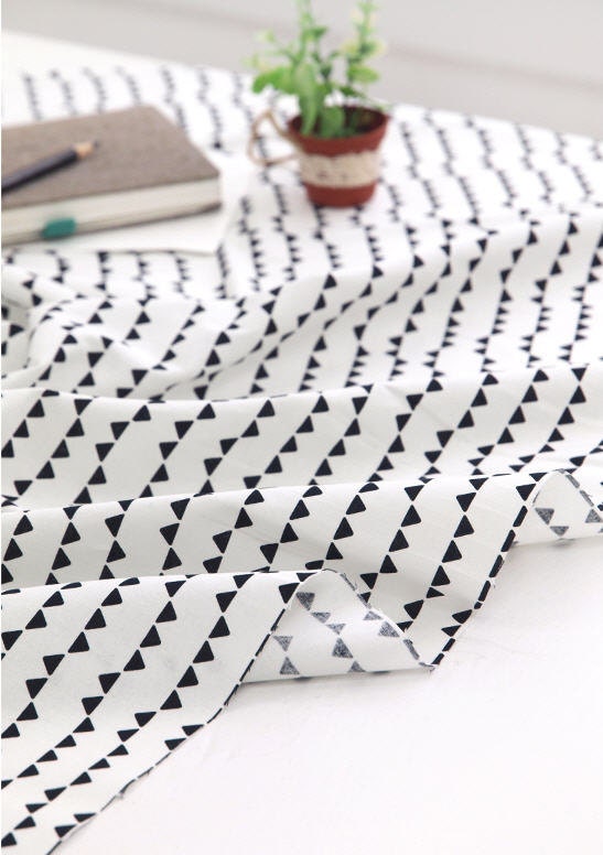 Black and White Mini Triangles Cotton Fabric– Land of Oh Fabrics