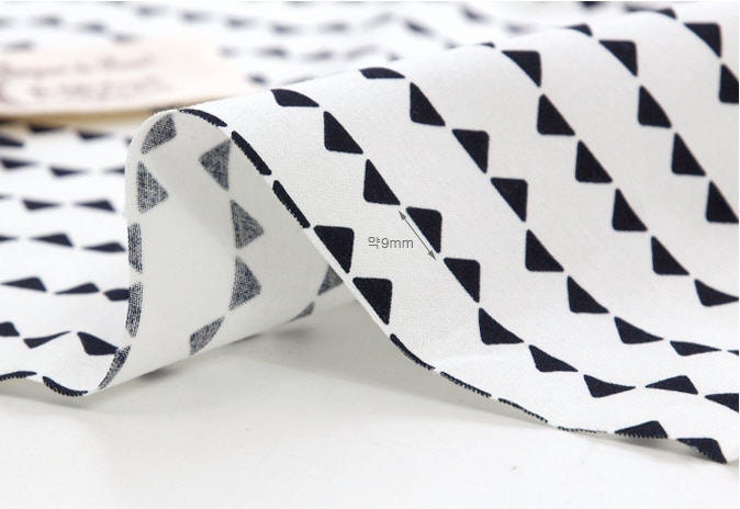Black and White Mini Triangles Cotton Fabric– Land of Oh Fabrics